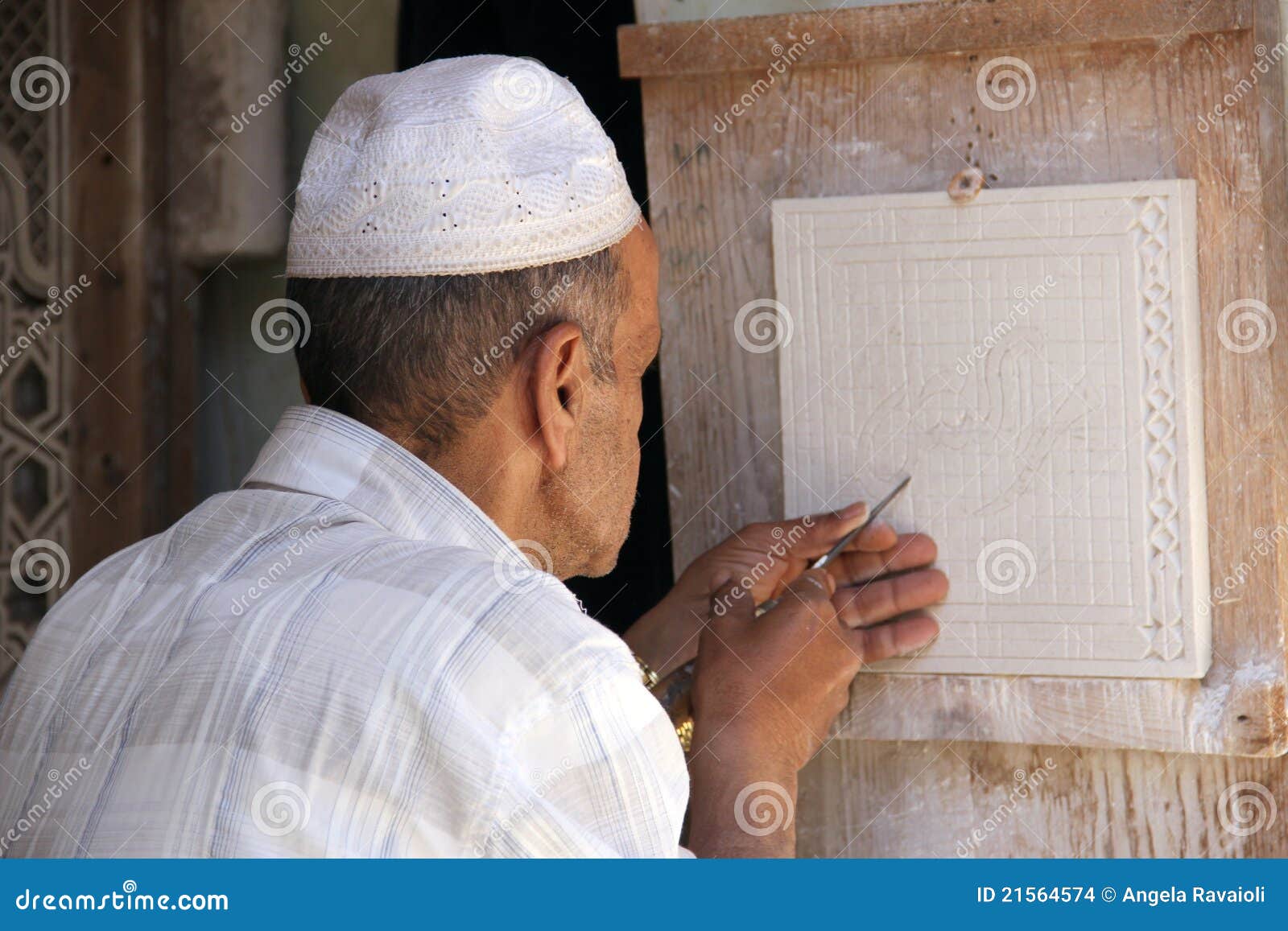 Engraver editorial stock image. Image of craftsman, moroccan - 21564574