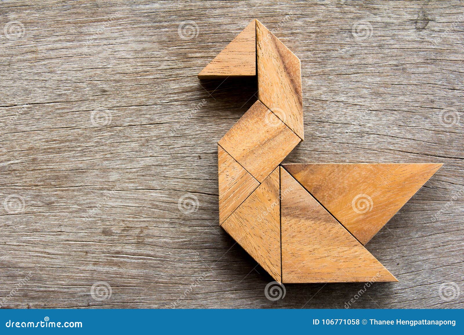Enigma De Madeira Do Tangram Na Forma Da Cisne Foto de Stock - Imagem ...
