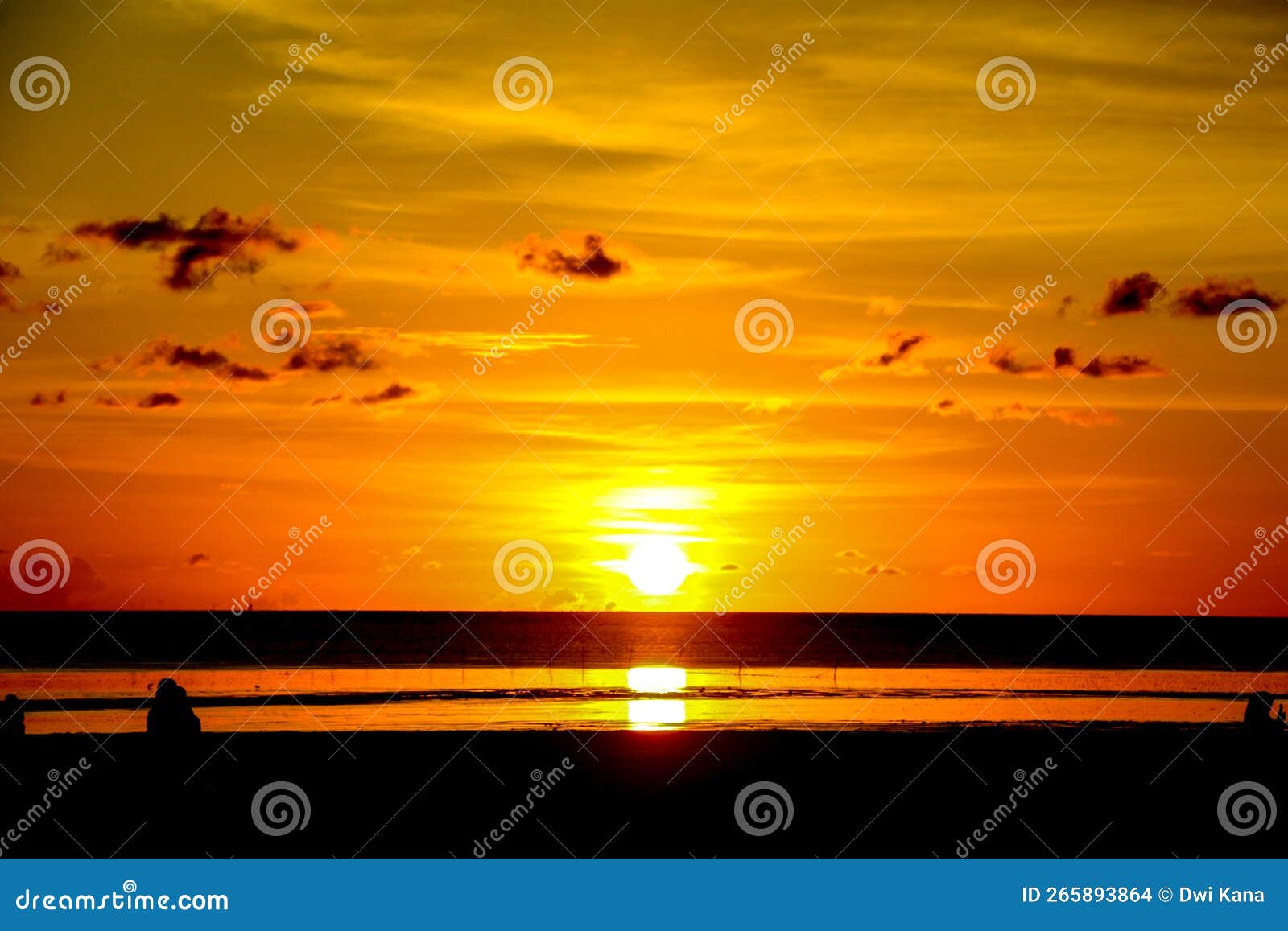 Enjoy the Sunset in the Beach Stock Photo - Image of dusk, yellow ...