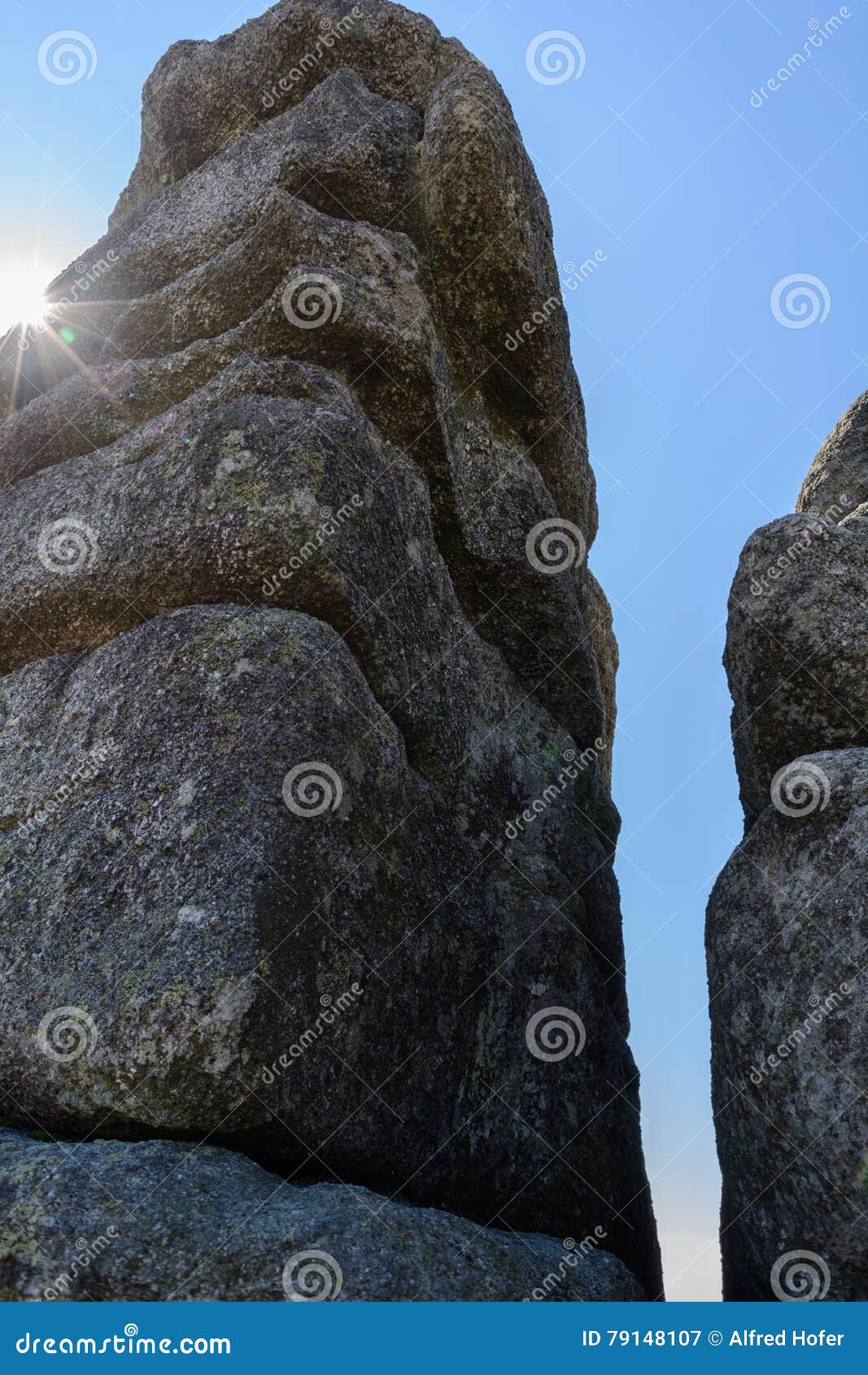 Enorma Stenblock Med Solexponering Fotografering för Bildbyråer - Bild ...