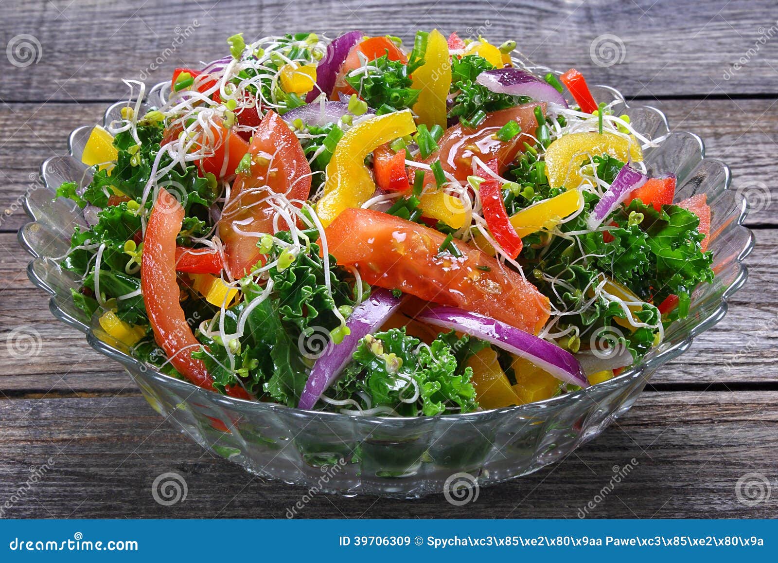 Ensalada con col rizada imagen de archivo. Imagen de alimento - 39706309