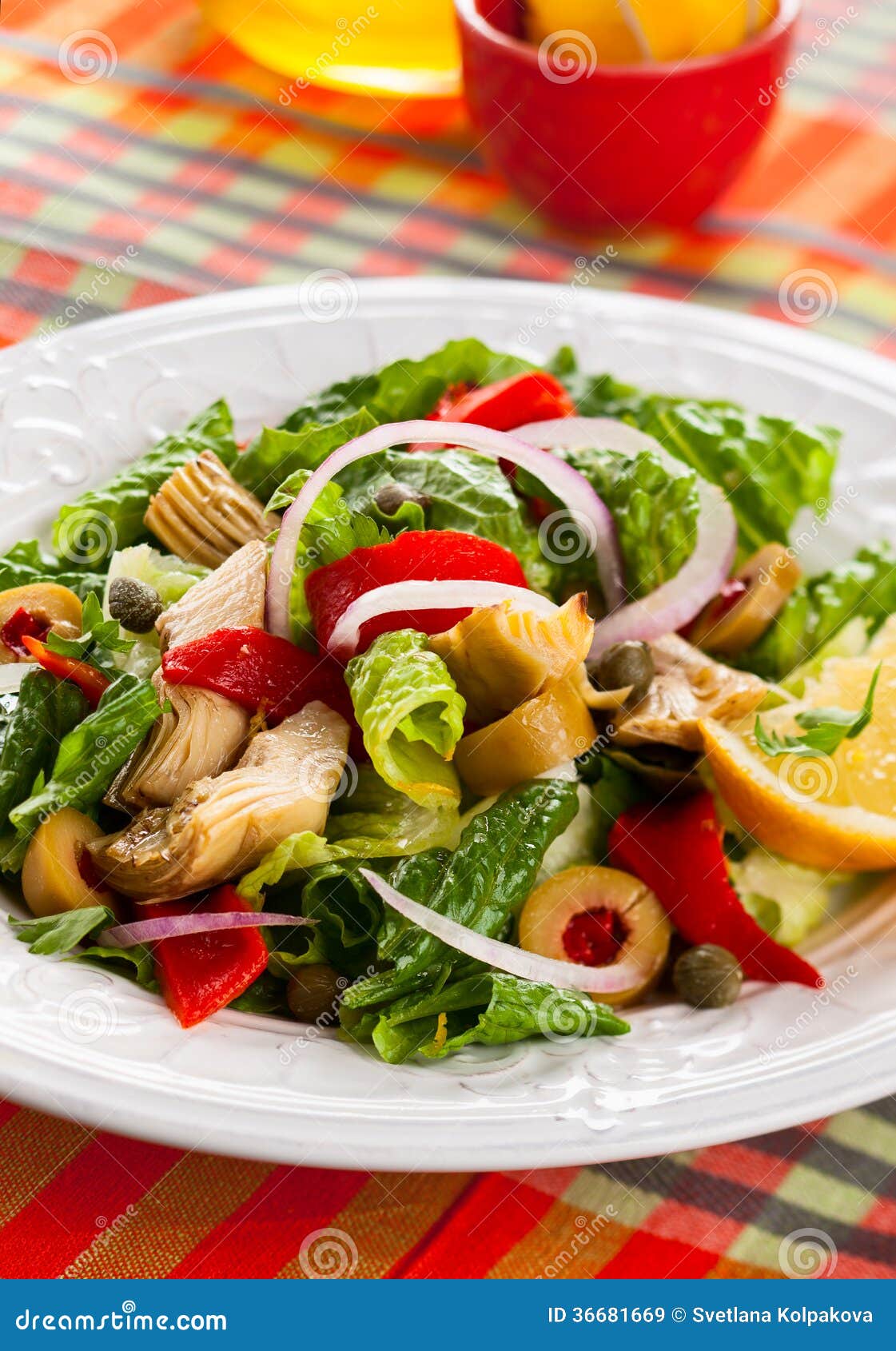 Ensalada de la alcachofa imagen de archivo. Imagen de comida - 36681669