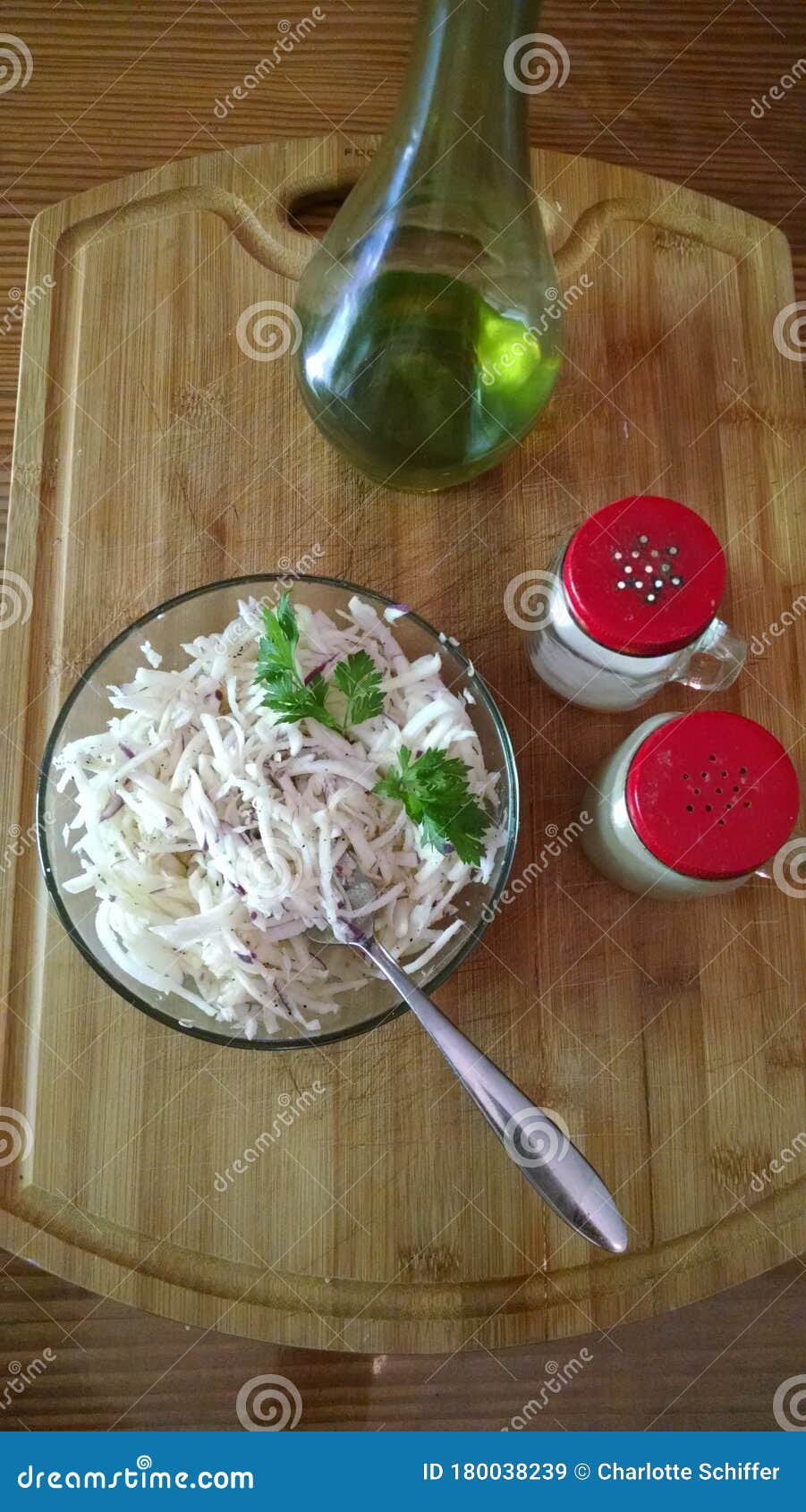 Ensalada De Nabo Simple Y Saludable Imagen de archivo - Imagen de ...