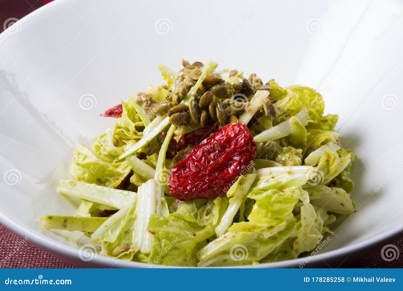 Ensalada Mixta De Lechuga Verde Foto de archivo - Imagen de aperitivo ...