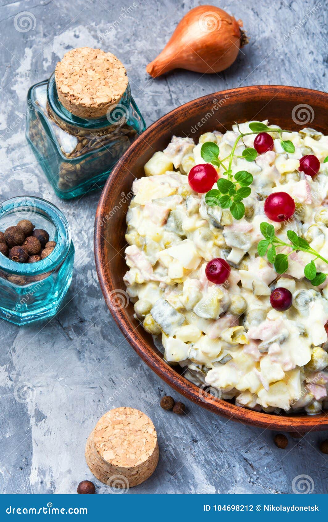 Ensalada Tradicional Rusa De La Carne Foto de archivo - Imagen de huevo ...
