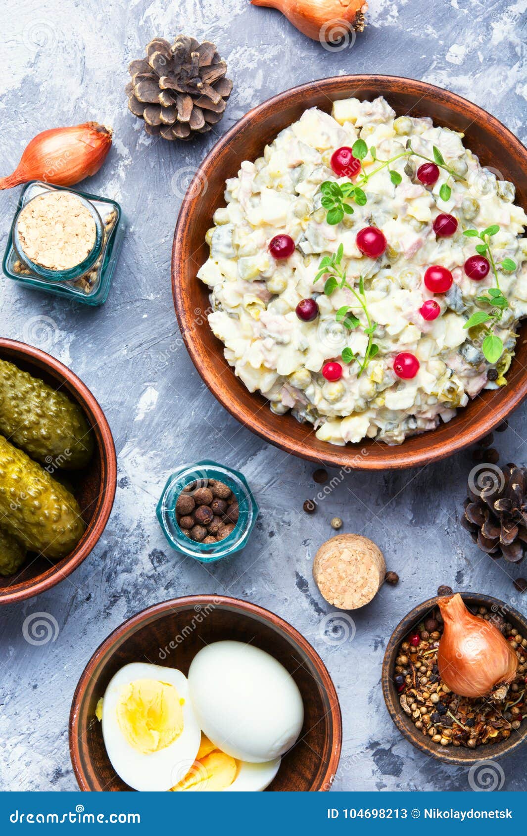 Ensalada Tradicional Rusa De La Carne Imagen de archivo - Imagen de ...