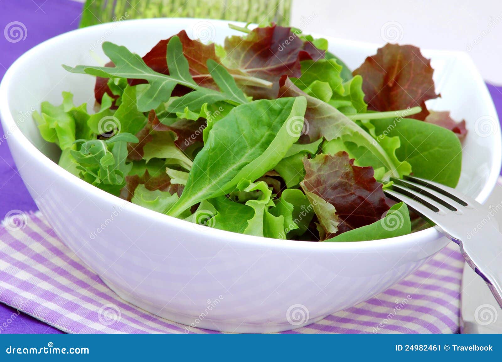 Ensalada Verde De La Dieta Con Lechuga, Arugula Y Espinaca Imagen de ...