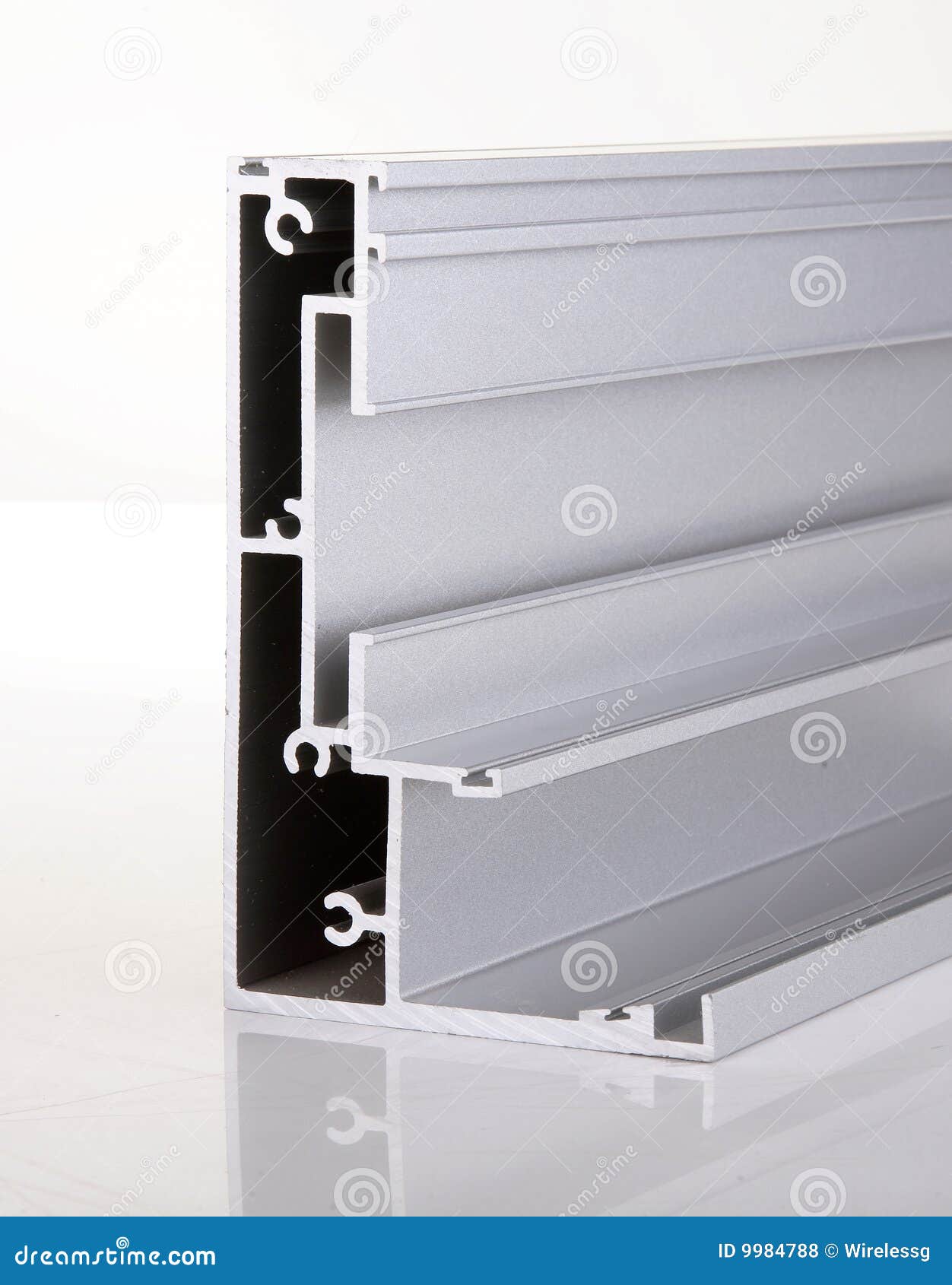 Ensamblaje del duraluminio foto de archivo. Imagen de ensamblaje - 9984788