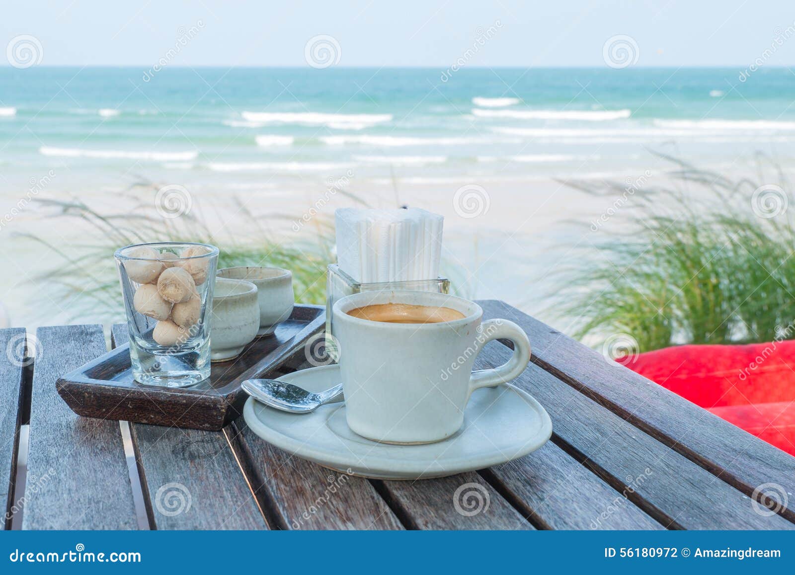 Ensemble De Café Sur La Plage Photo stock - Image du pays, alcoolique ...
