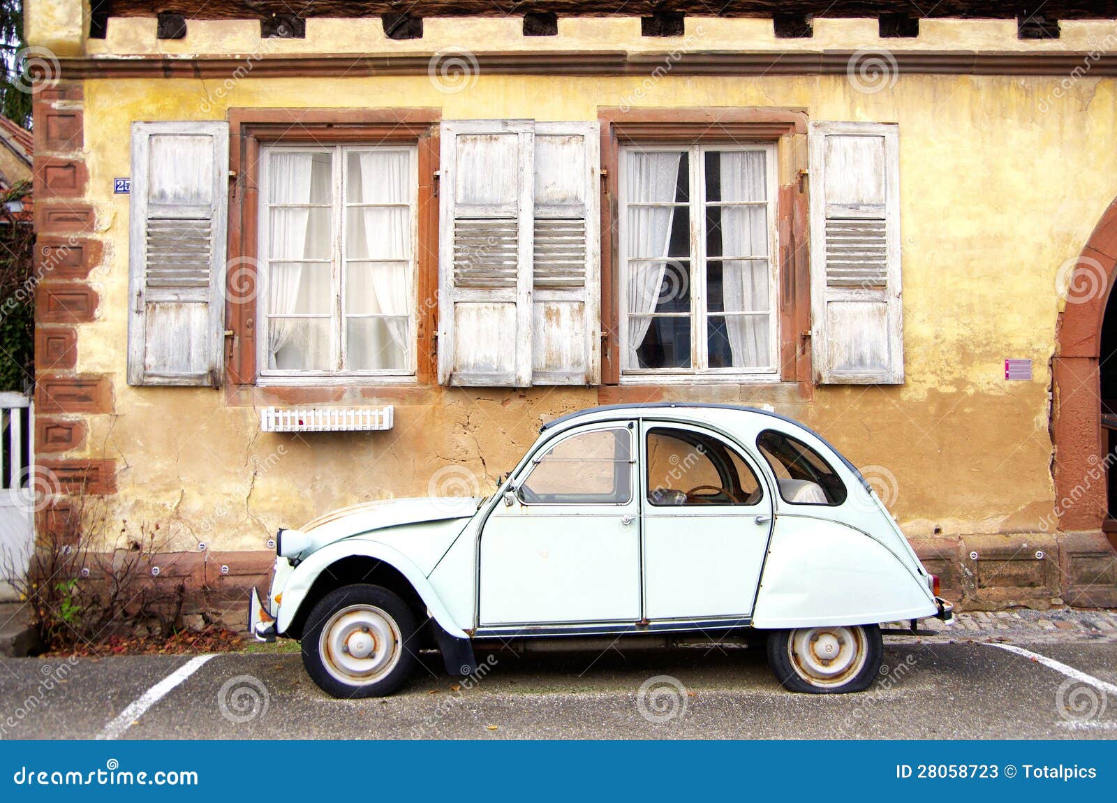 Ente oldtimer vintage car stock image. Image of ente - 28058723