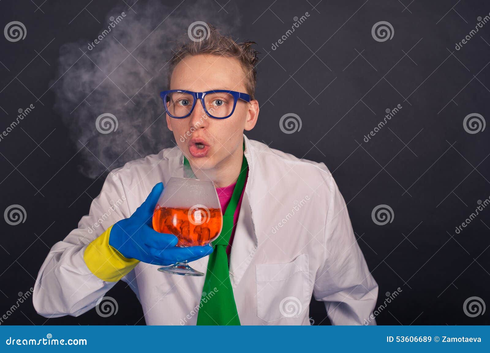Entertaining Chemistry and Mad Scientists 1527. Stock Image - Image of ...