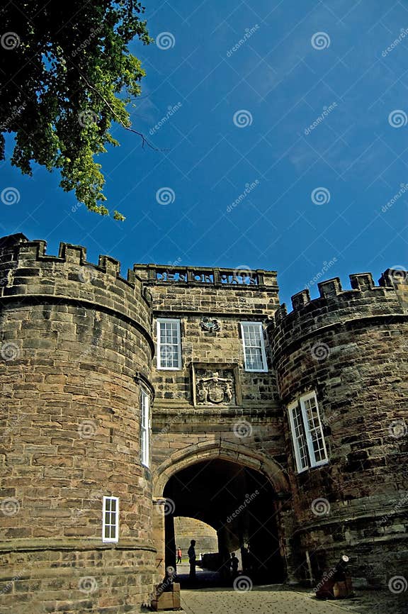 Entrada al castillo imagen de archivo. Imagen de inglaterra - 6303559