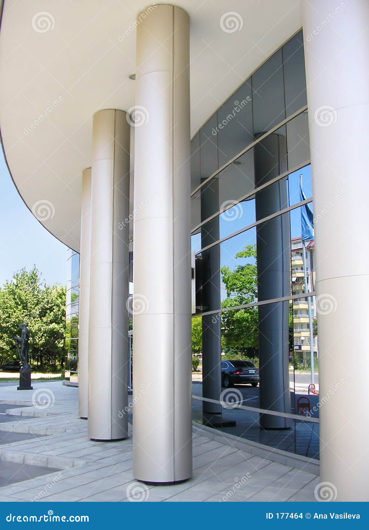 Entrada Corporativa Moderna Del Edificio Del Asunto Foto de archivo ...