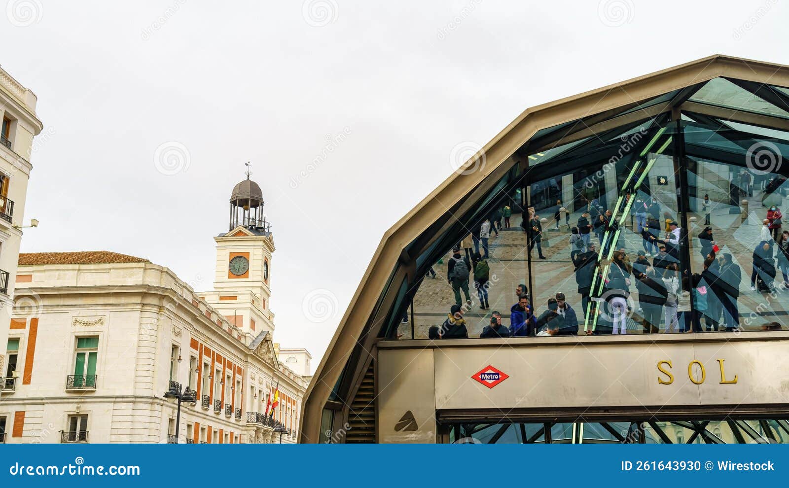 Entrada de sol metro imagen editorial. Imagen de solenoide - 261643930