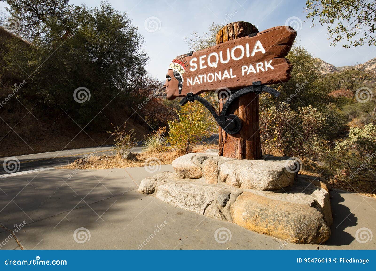 Entrada Del Parque Nacional De Secoya Imagen de archivo editorial ...