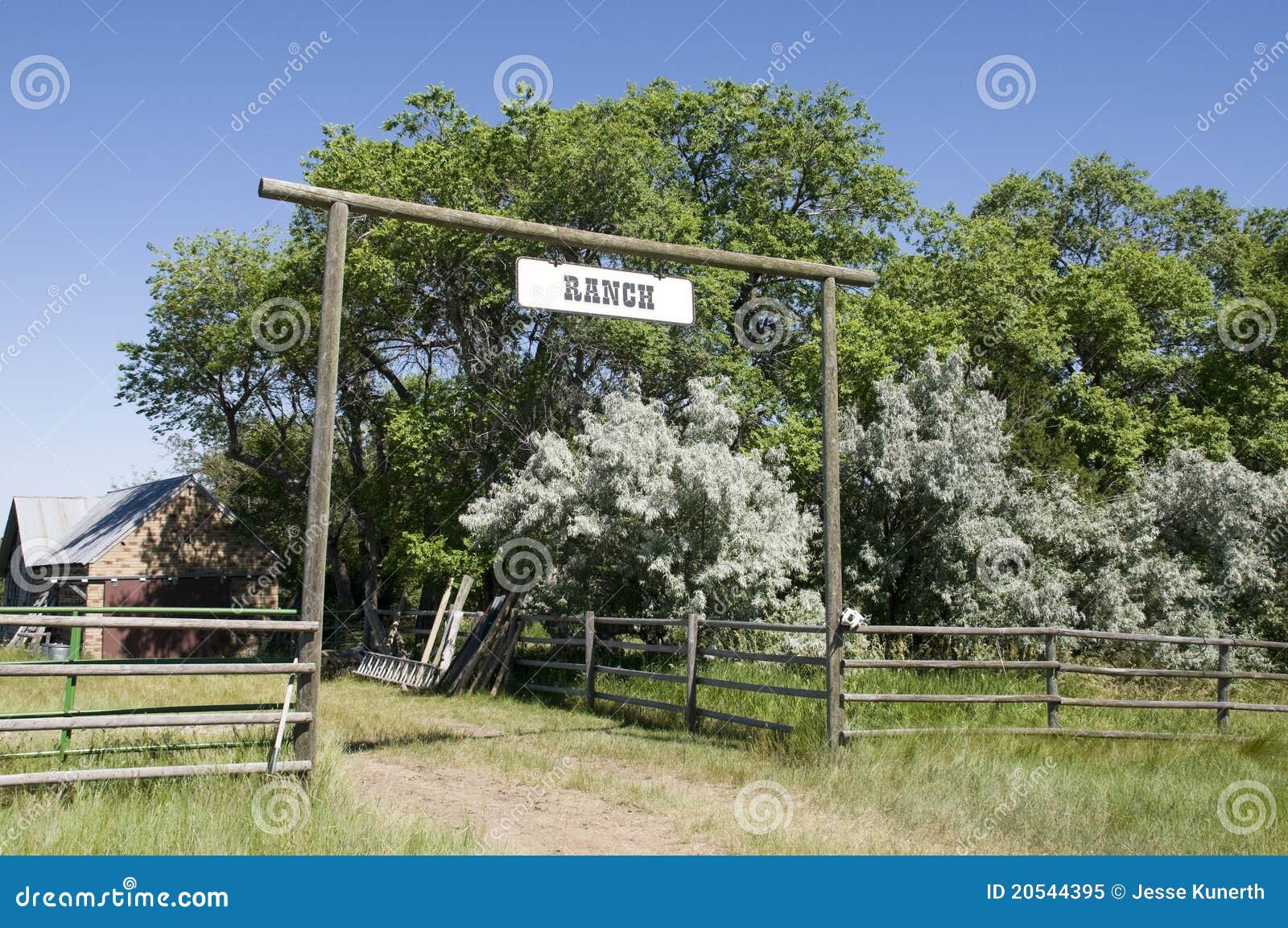 Entrada del rancho imagen de archivo. Imagen de cubo - 20544395
