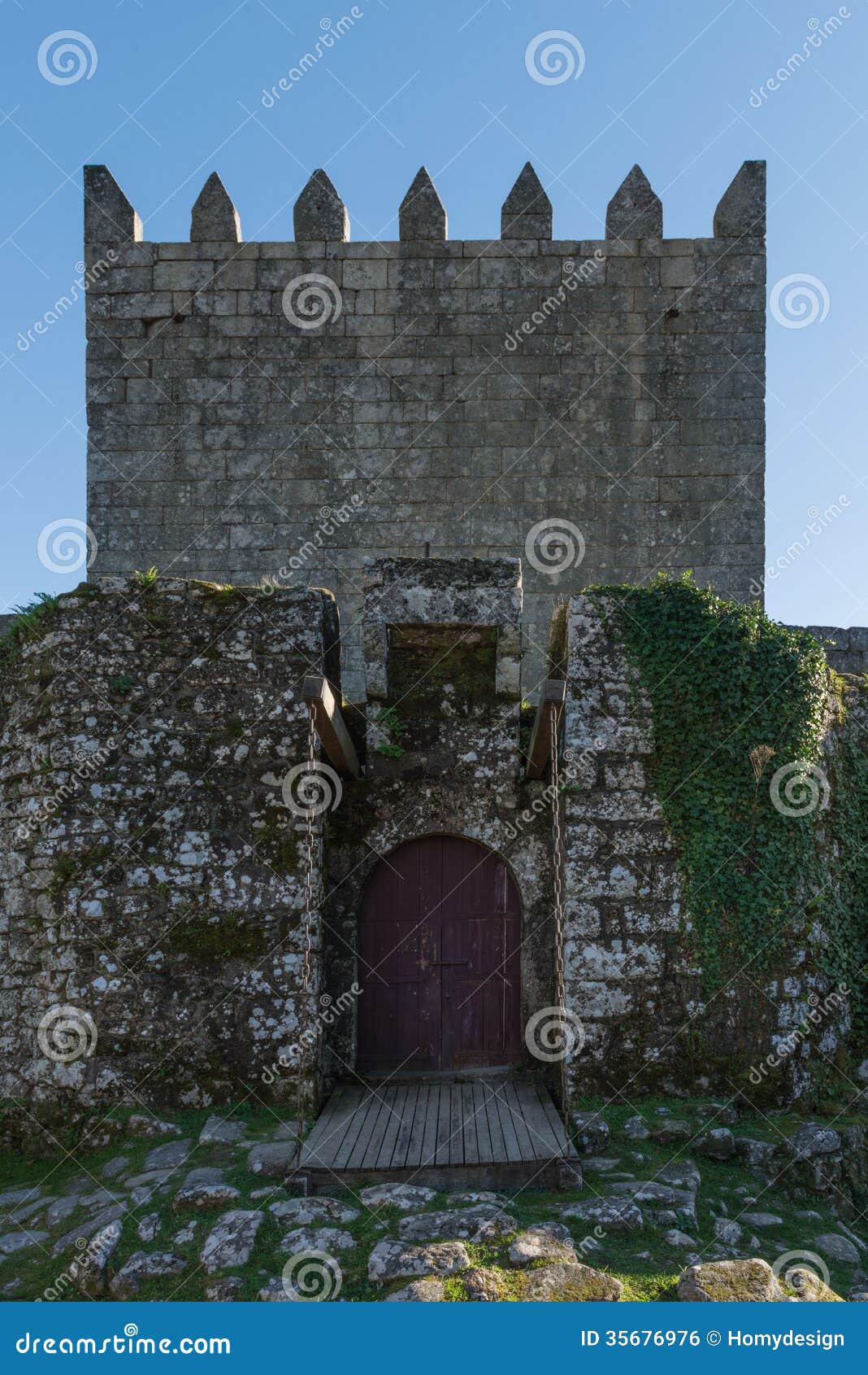 Entrada Do Castelo De Lindoso Foto de Stock - Imagem de castelo ...