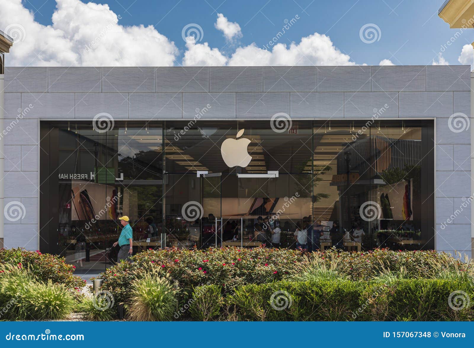 Entrada a la tienda Apple foto de archivo editorial. Imagen de cielo ...