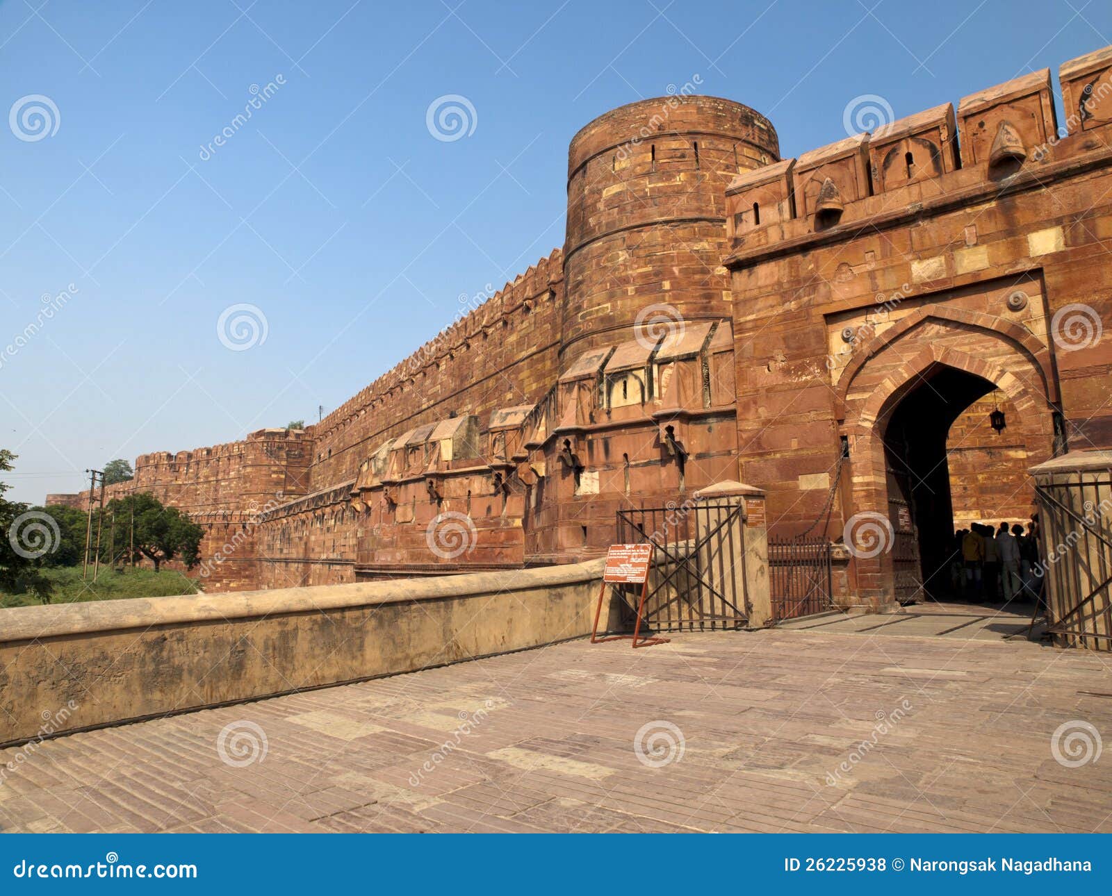 Entrance of the Agra Fort. stock photo. Image of gate - 26225938
