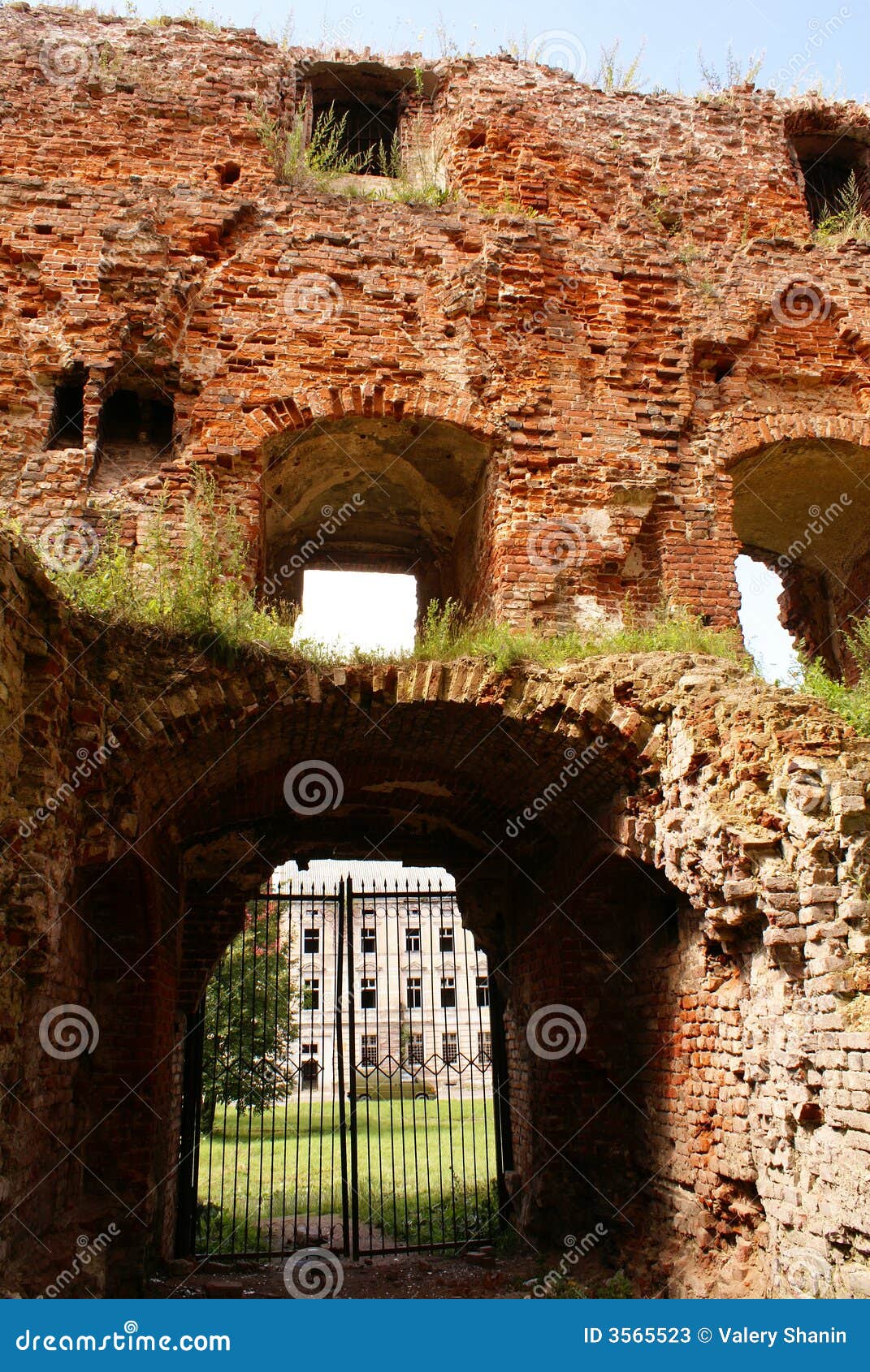 Entrance of castle stock image. Image of fortress, century - 3565523