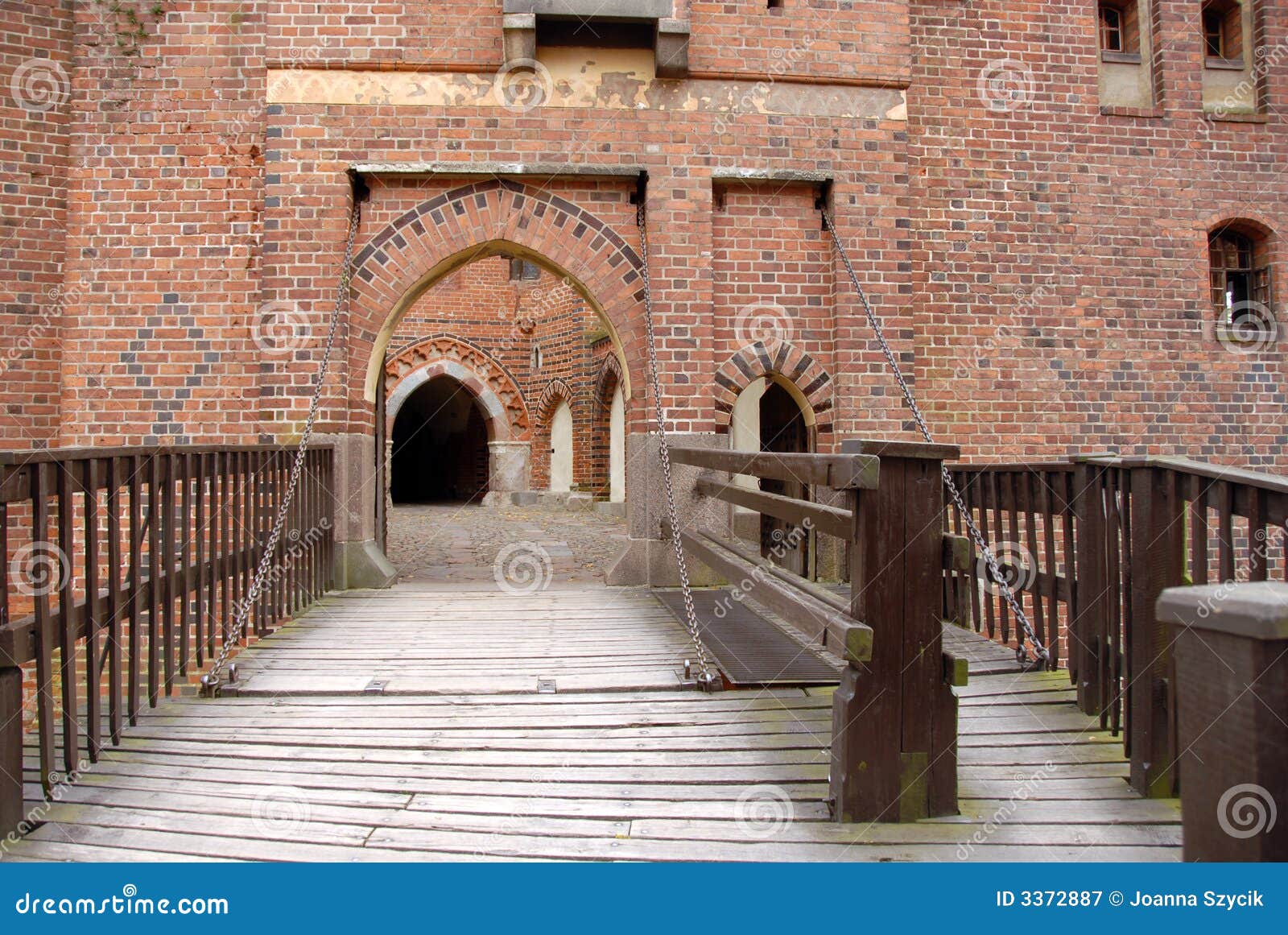 Entrance Gate of the Castle Stock Image - Image of drawbridge, monument ...
