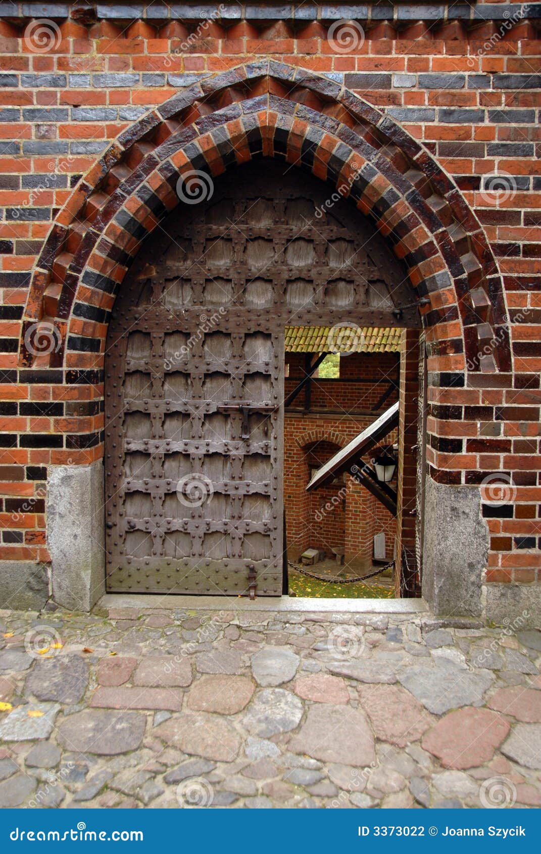 Entrance Gate of the Castle Stock Photo - Image of arch, medievel: 3373022