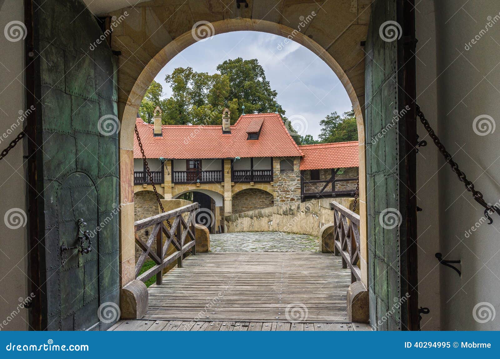 Entrance Gate Romantic Castle Stock Image - Image of castle, park: 40294995