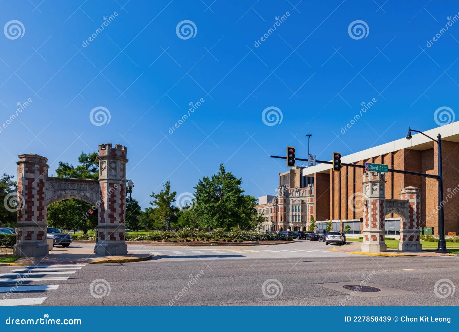 Entrance Gate of the University of Oklahoma Editorial Stock Image ...