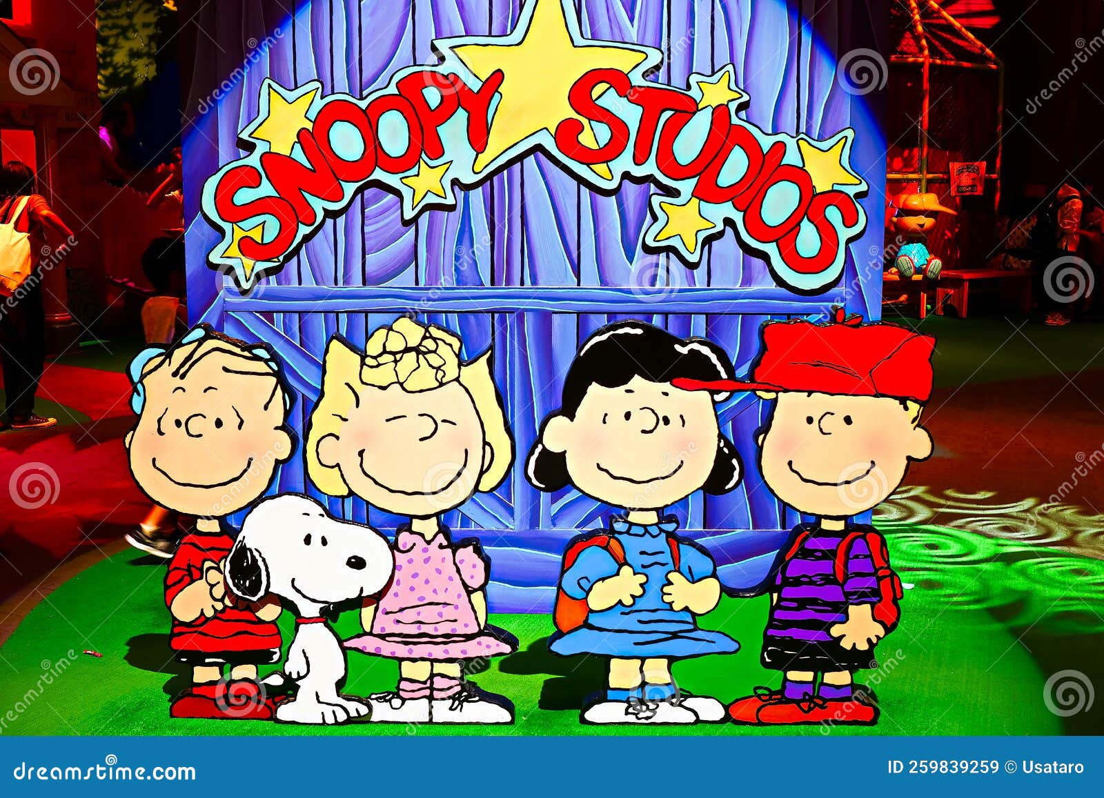 Snoopy Studios Sign And Statues At Universal Studios Japan In Osaka ...