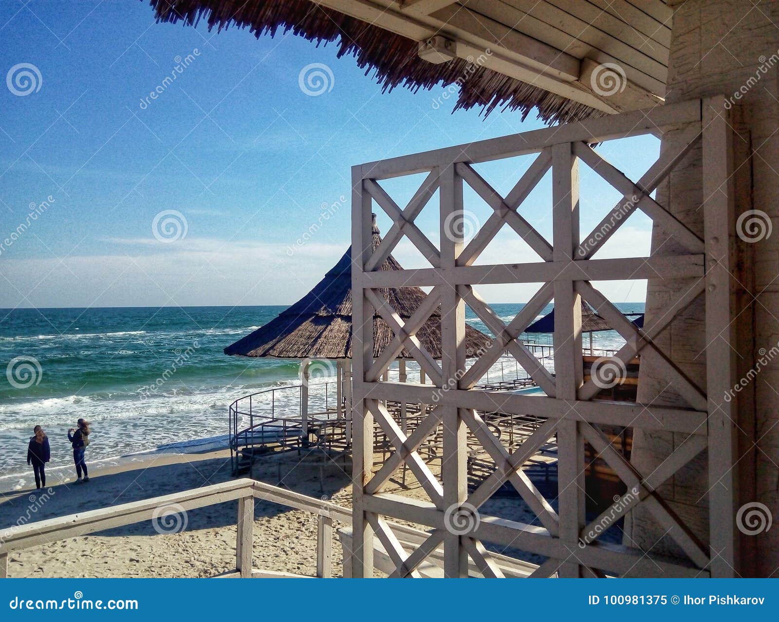 Entrance to the beach editorial image. Image of beach - 100981375