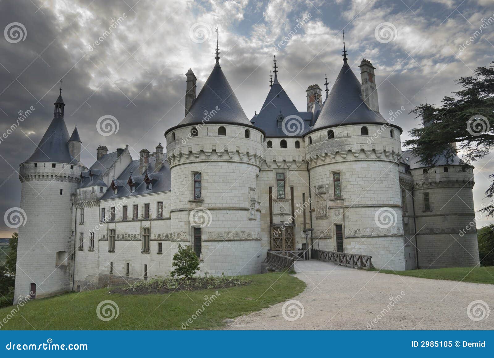 Entrance to a castle stock image. Image of chateau, culture - 2985105