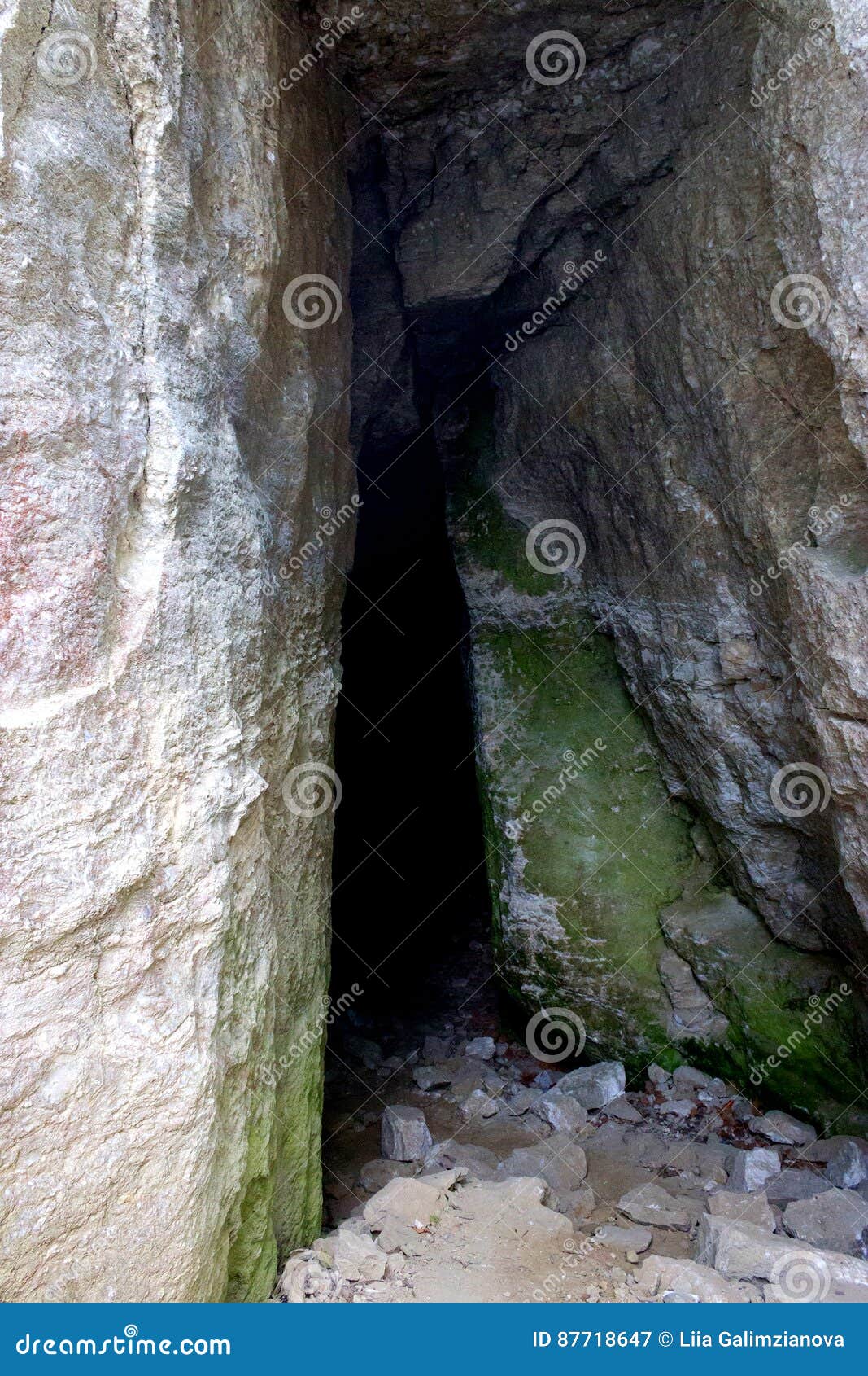 Entrance to the cave stock image. Image of mining, feature - 87718647