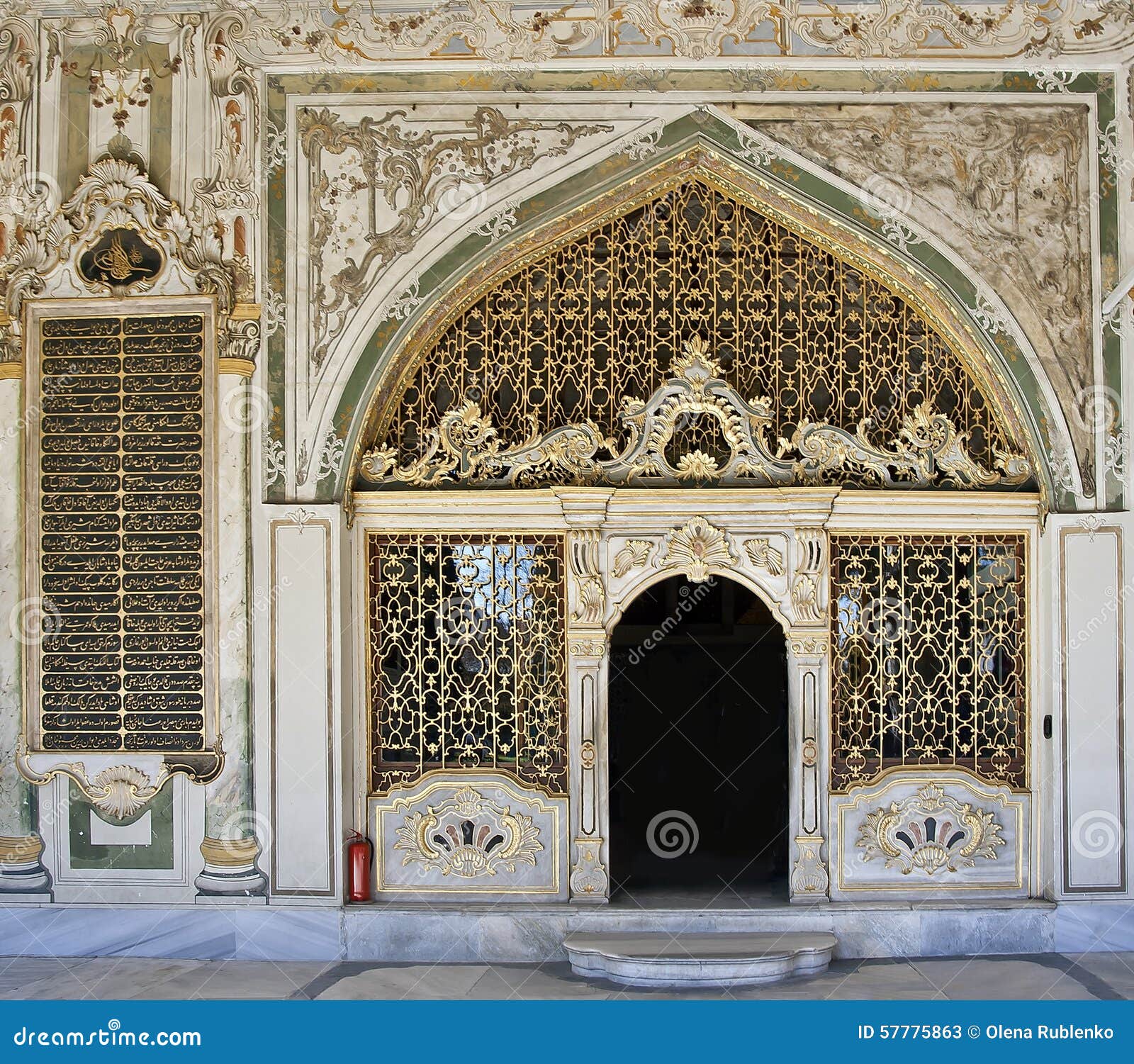 Entrance To Divan. Topkapi Palace, Istanbul Editorial Stock Photo ...