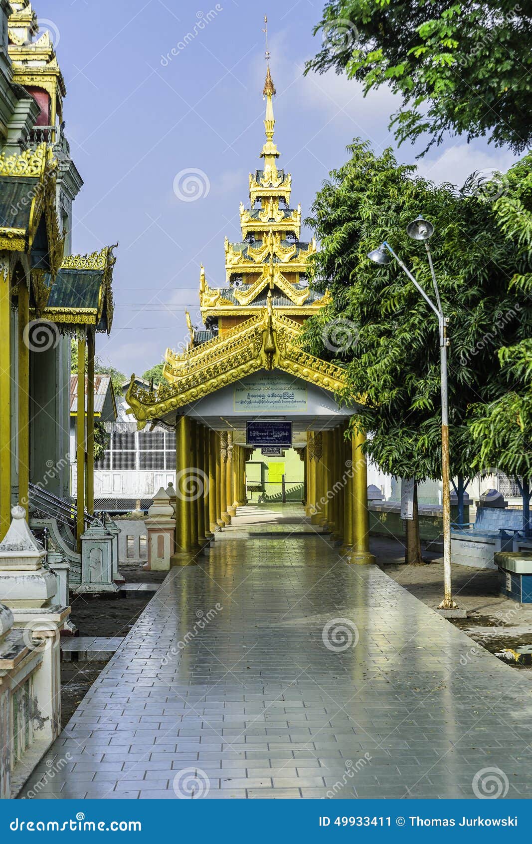 Entrance to monastery editorial photo. Image of lamp - 49933411