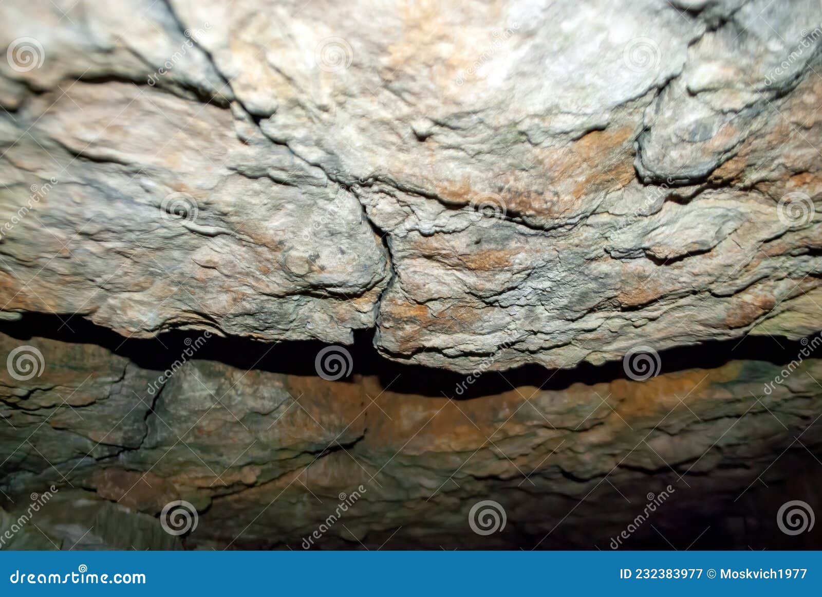 Entrance to a small cave stock image. Image of mountain - 232383977
