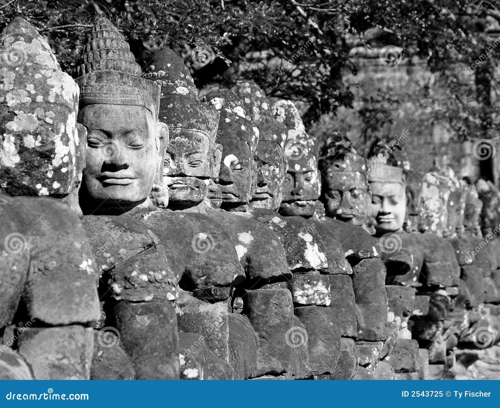 Entrance of Victory Gate stock image. Image of buddha - 2543725