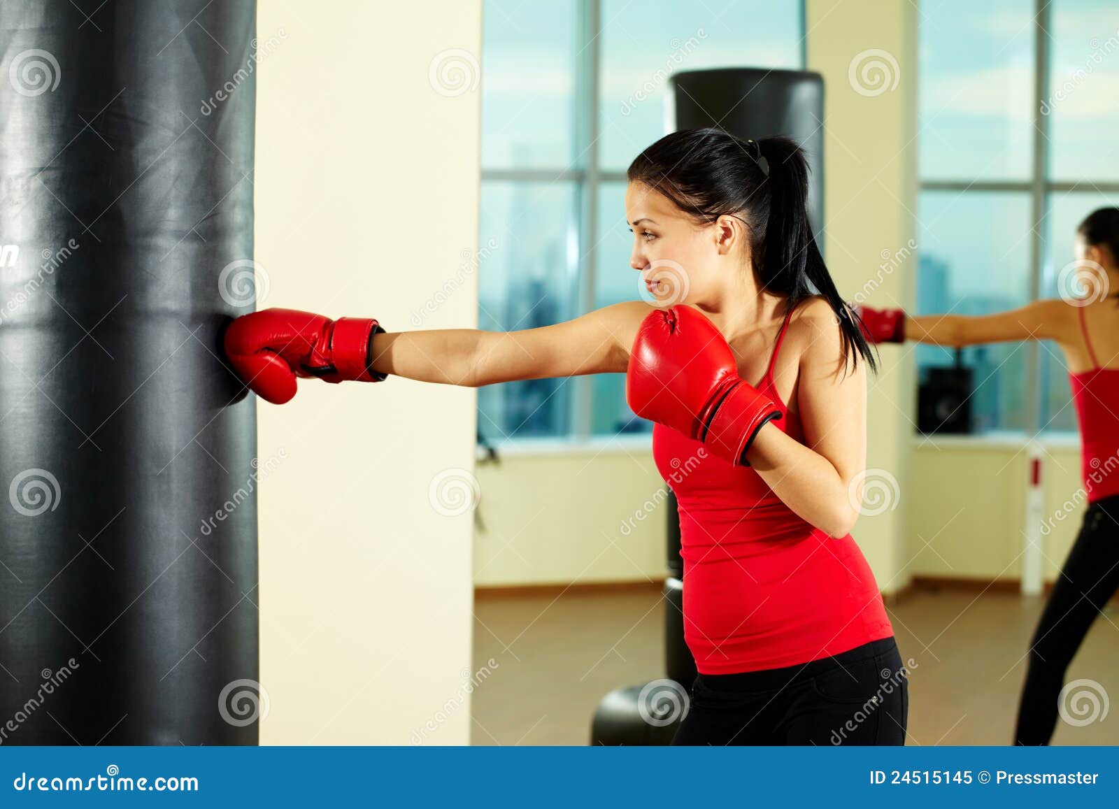 Entrenamiento del boxeo imagen de archivo. Imagen de potencia - 24515145
