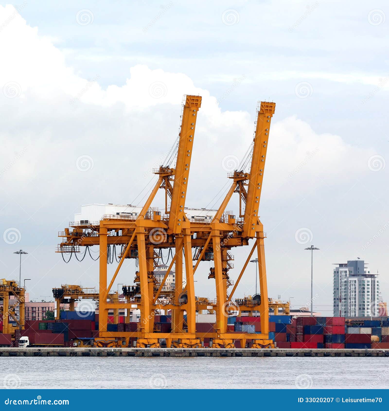 Entrepôt de port image stock. Image du mémoire, doublure - 33020207