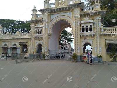 Entry Gate of Mysore Palace Editorial Stock Photo - Image of odeyar ...