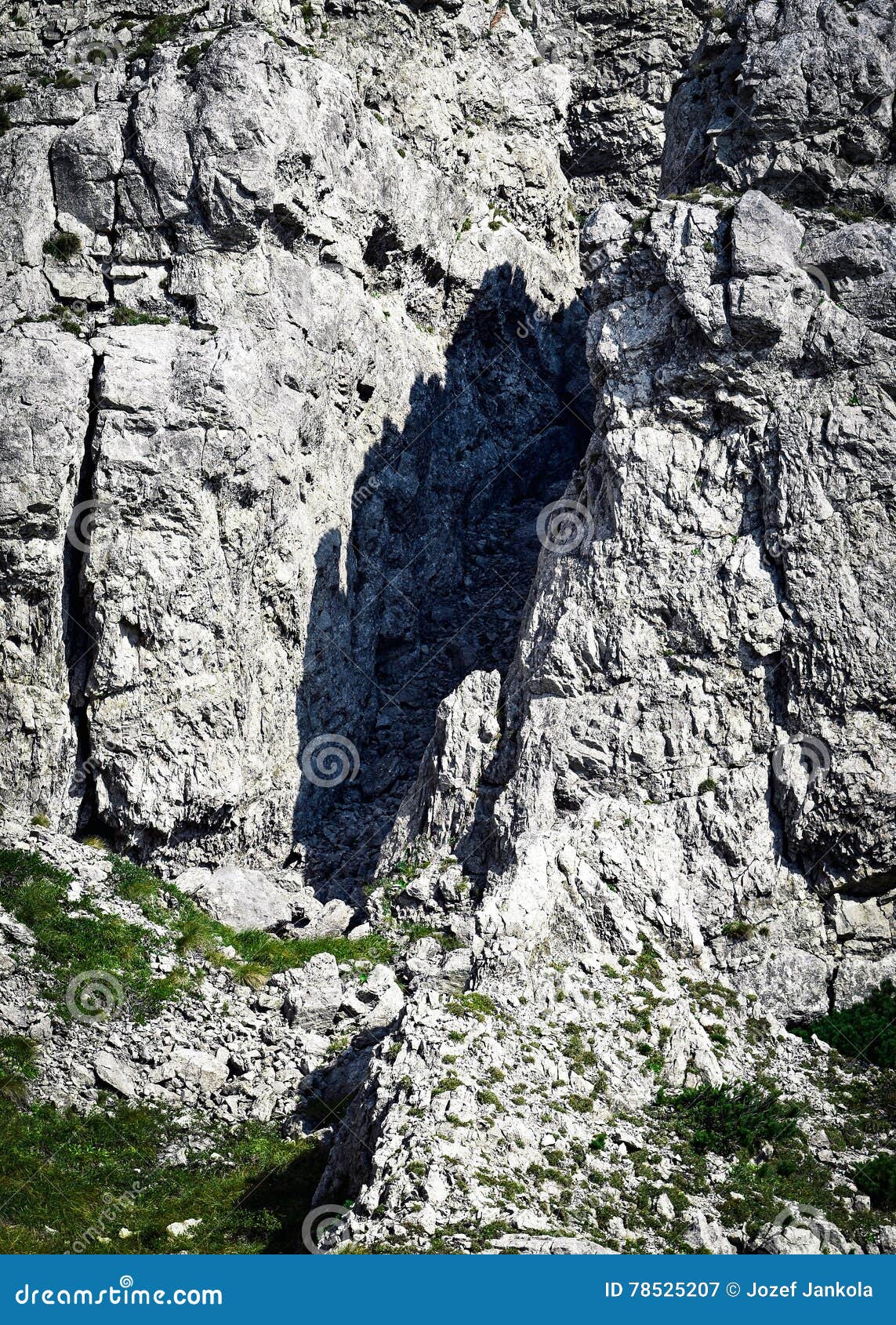 Entry into the Rocky Ravine Stock Image - Image of canyon, gorge: 78525207