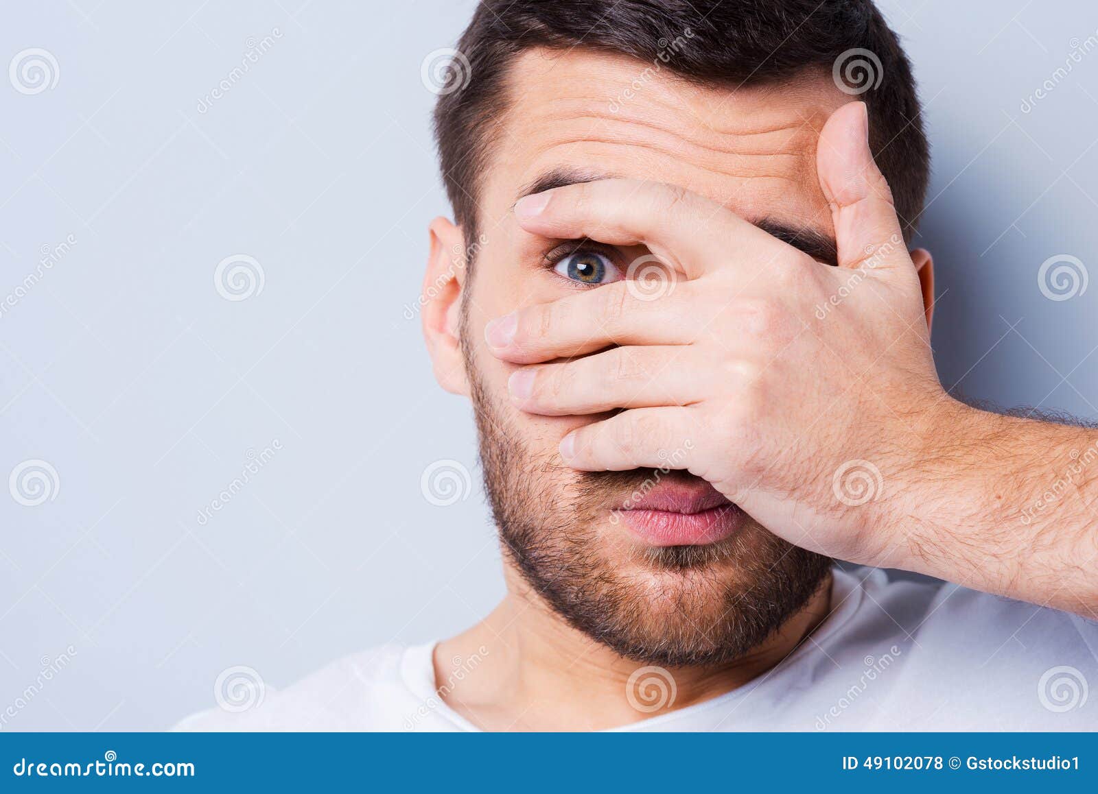 Entsetzt und erschrocken stockfoto. Bild von leerzeichen - 49102078