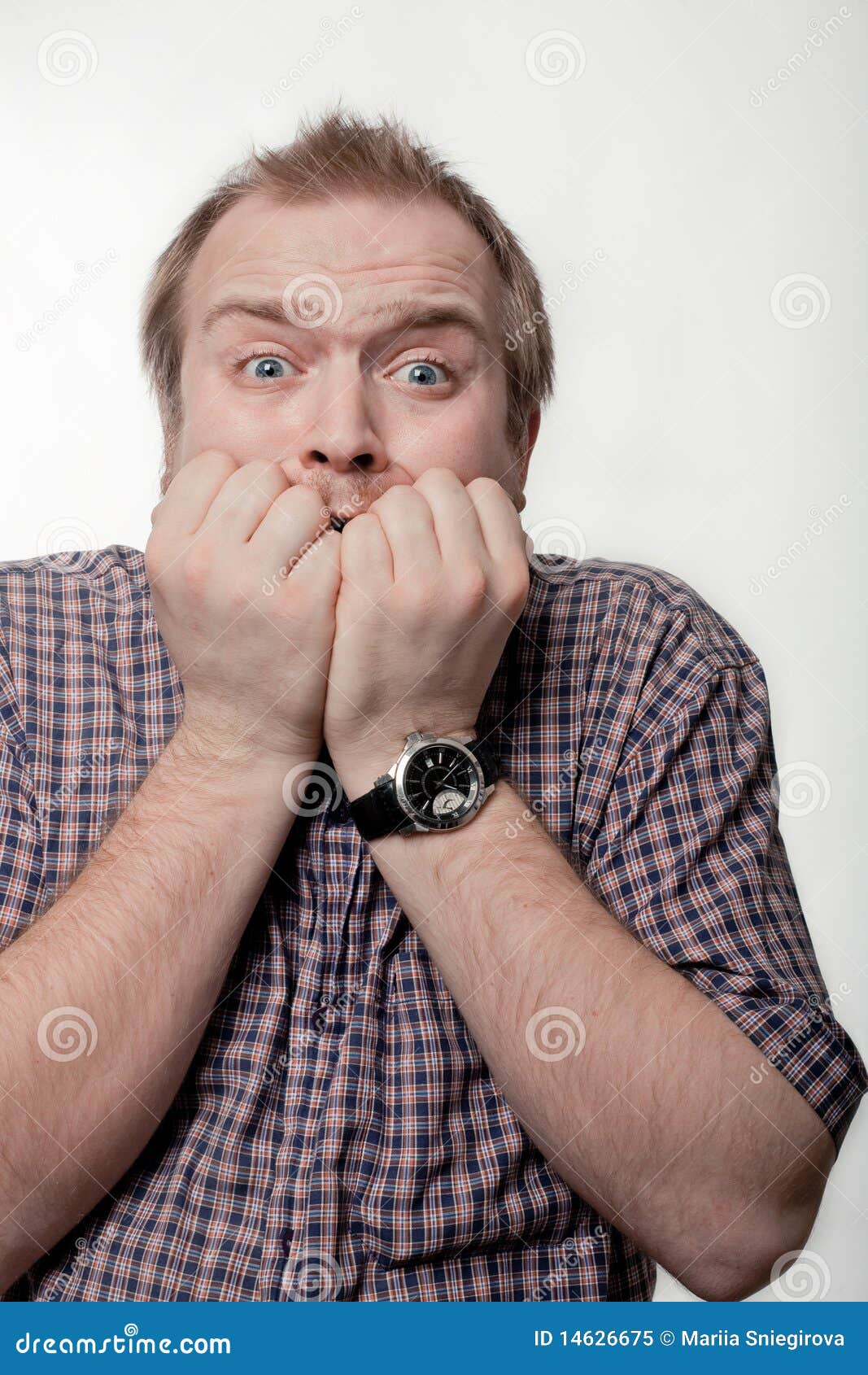 Entsetzter Mann Ein Hemd in Der Zelle Stockbild - Bild von portrait ...