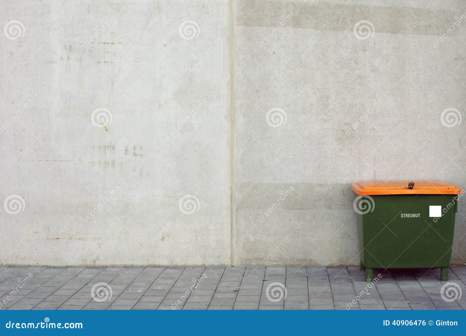 Envase de la arena foto de archivo. Imagen de acera, concreto - 40906476