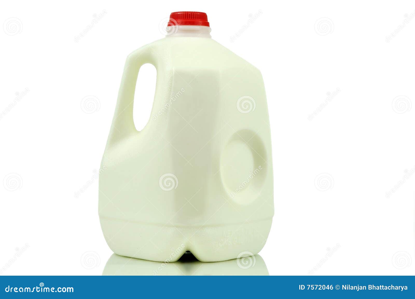 Envase De La Leche Del Galón Foto de archivo - Imagen de leche, lactato ...