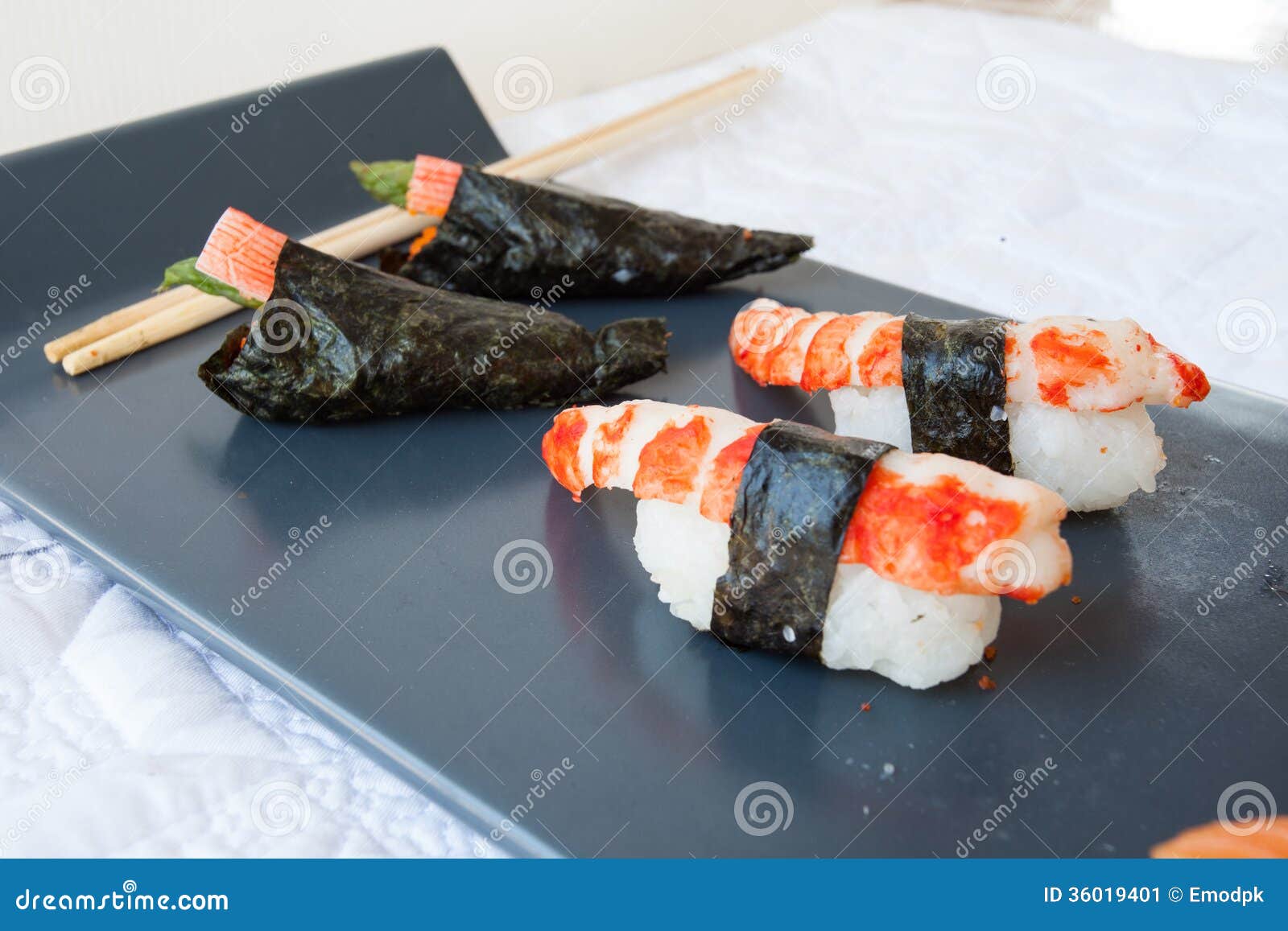Enveloppe d'algue de sushi image stock. Image du algue - 36019401