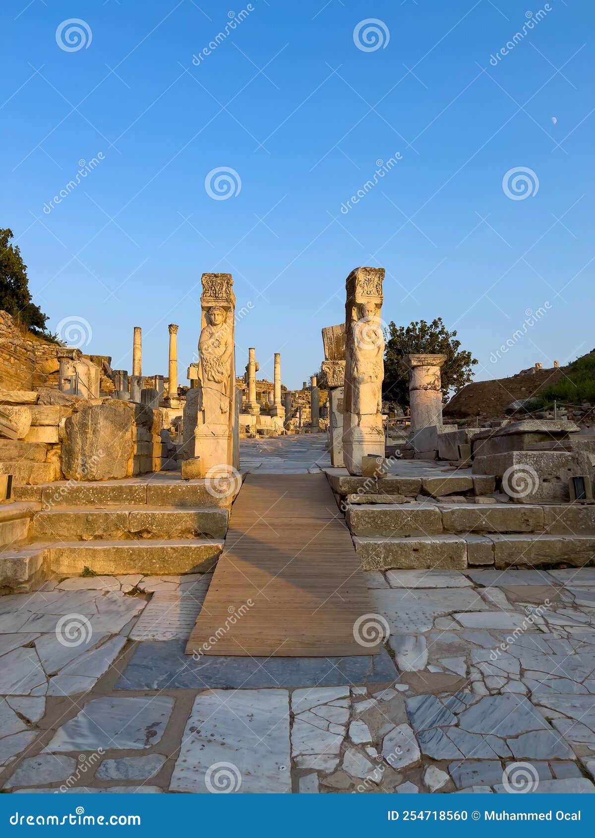 Ephesus Ancient City Hercules Gate Editorial Image - Image of landmarks ...