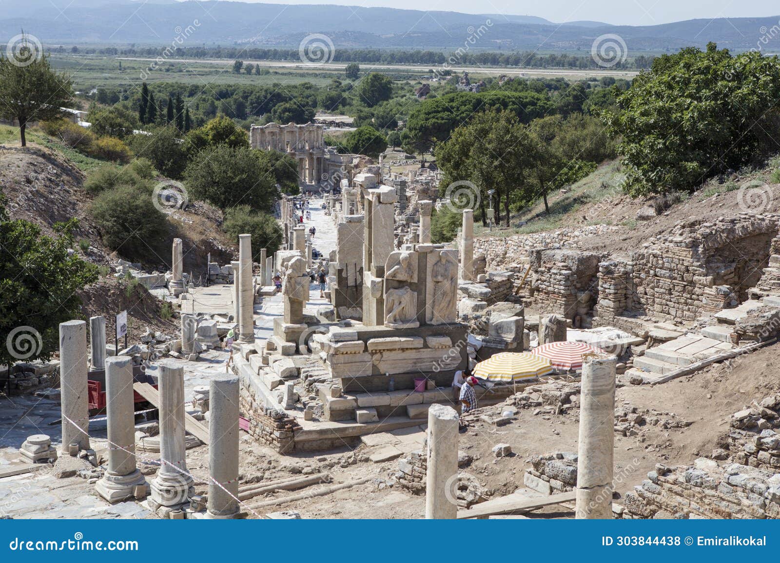 Awesome View of the Gate of Augustus and the Library of Celsus in ...