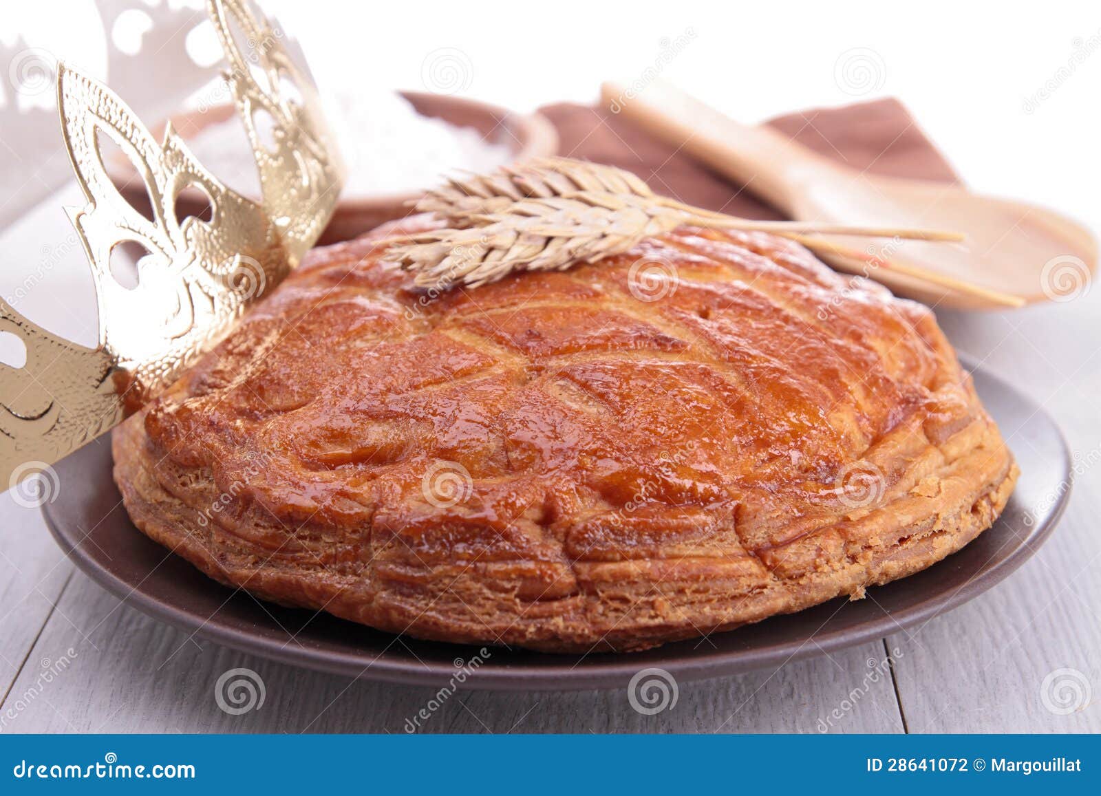 Epiphany cake stock photo. Image of rois, crown, epiphany - 28641072