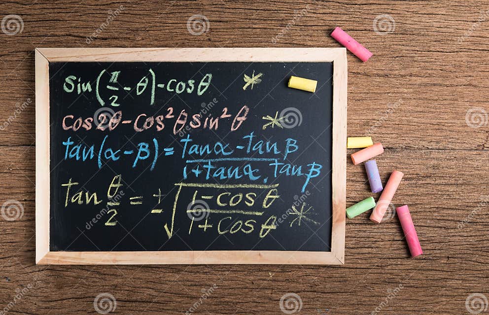 Equazioni matematiche fotografia stock. Immagine di simbolo - 72178016