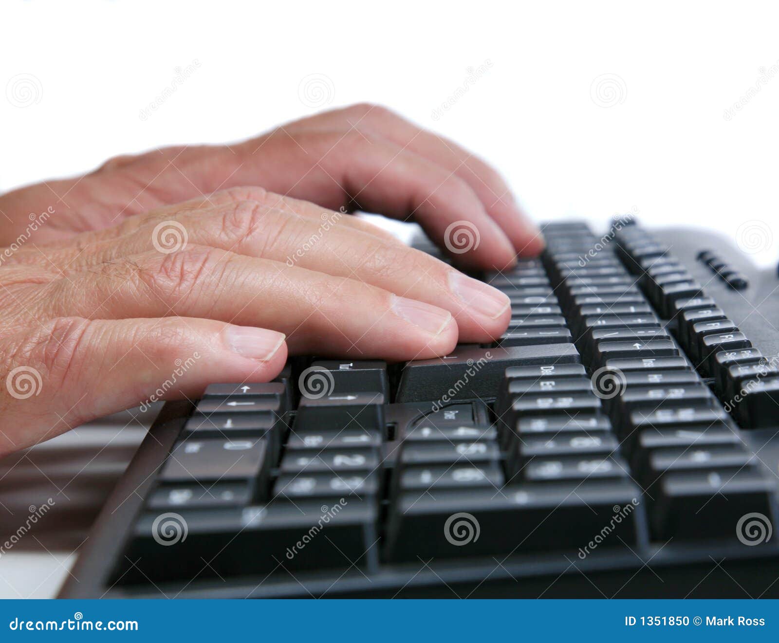 Equipaggi Digitare Alla Tastiera Fotografia Stock - Immagine di ...